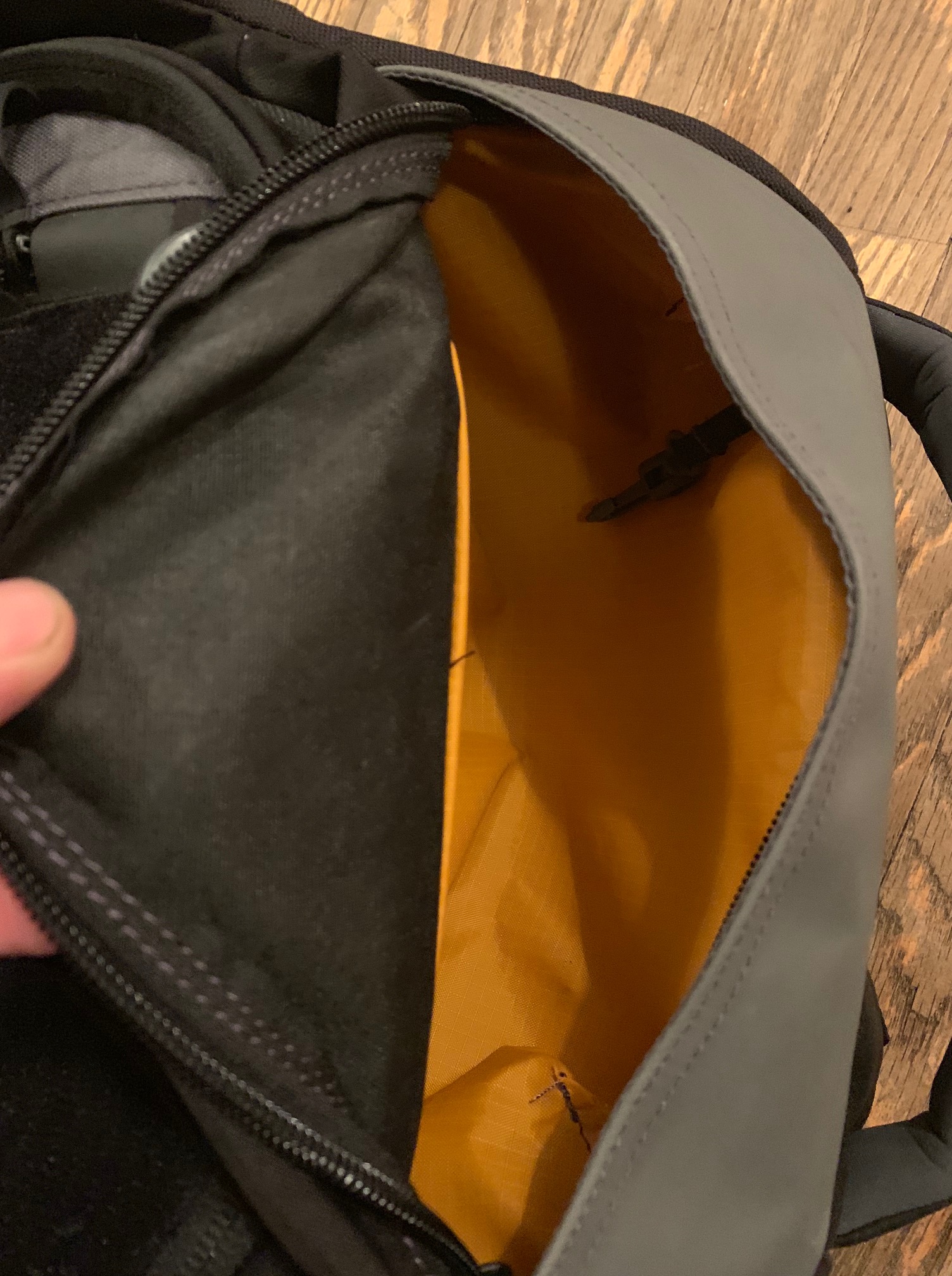 Vanquest 46 Skycap Duffel Backpack • Spotter Up