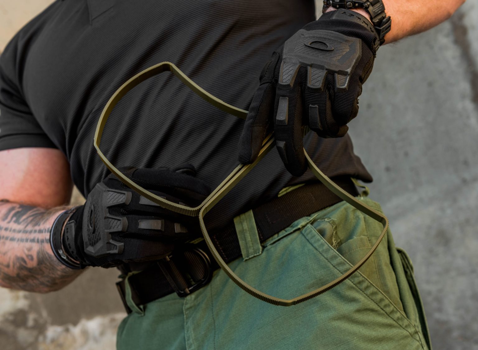 Milspec Plastics Cobra Cuffs — Double-Locking Disposable Restraints ...