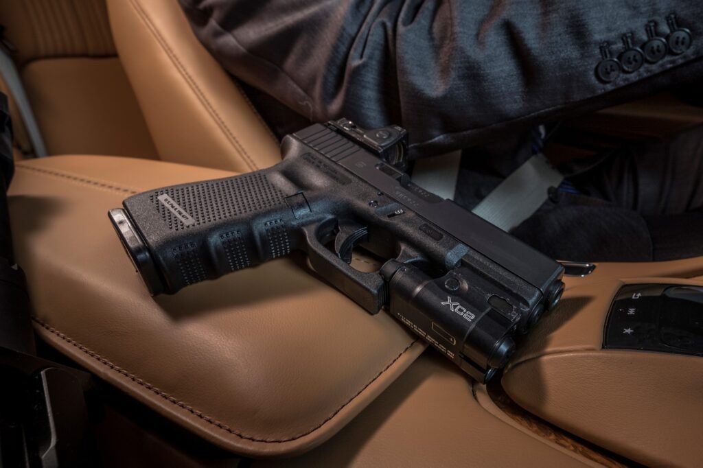 White Light Tstctics GLOCK 19 with SureFire XC2 • Spotter Up