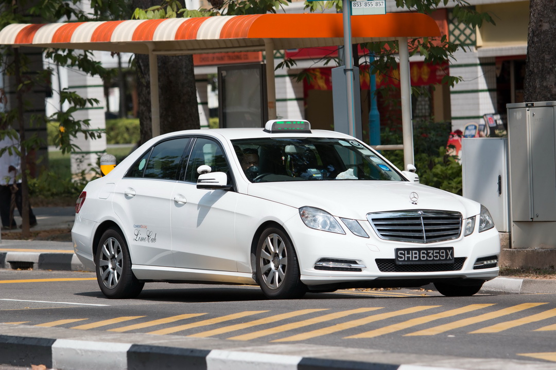 Benz_Taxi_(19567398806) • Spotter Up