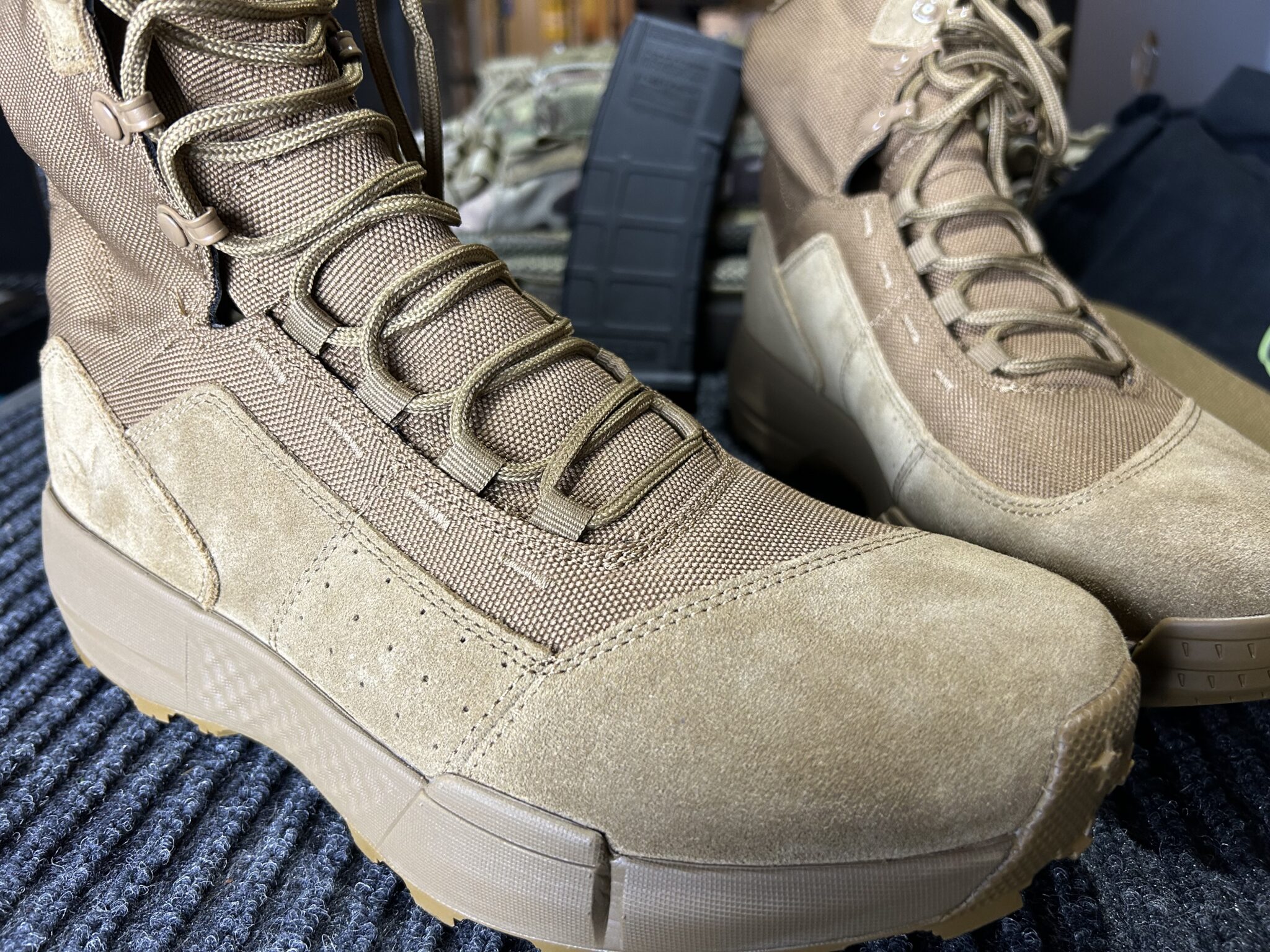 Under Armour Men's Charged Loadout Boots • Spotter Up