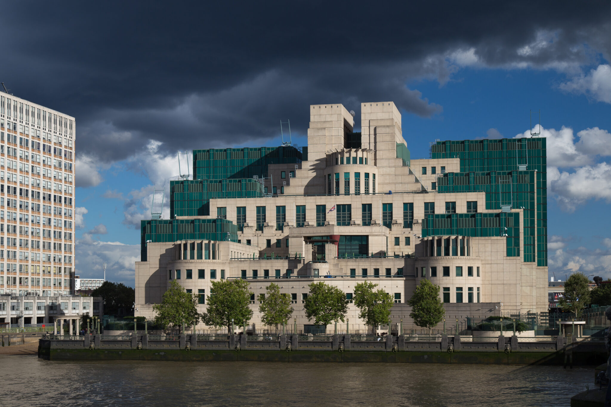 The SIS Building: An Icon of British Intelligence • Spotter Up